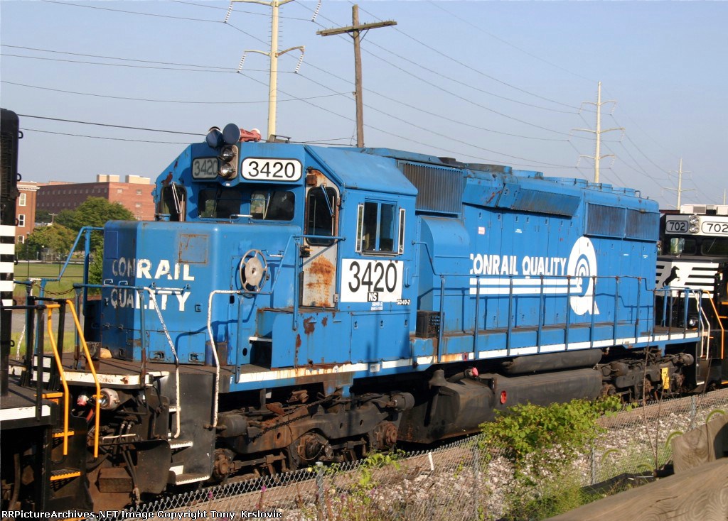 NS =420 In Conrail blue